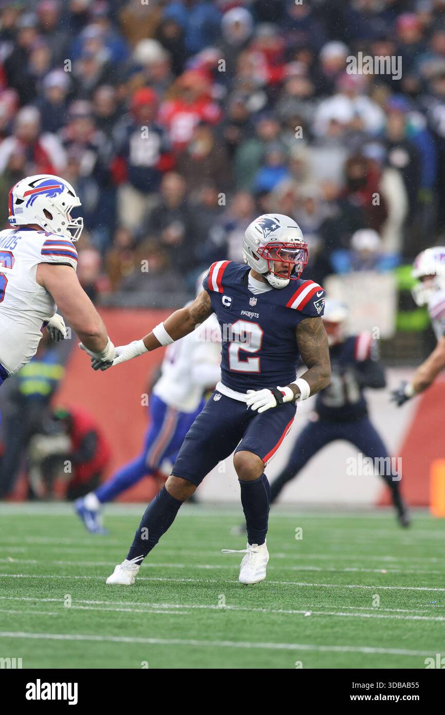 New England Patriots Harold Landry III (2) in action during an NFL ...