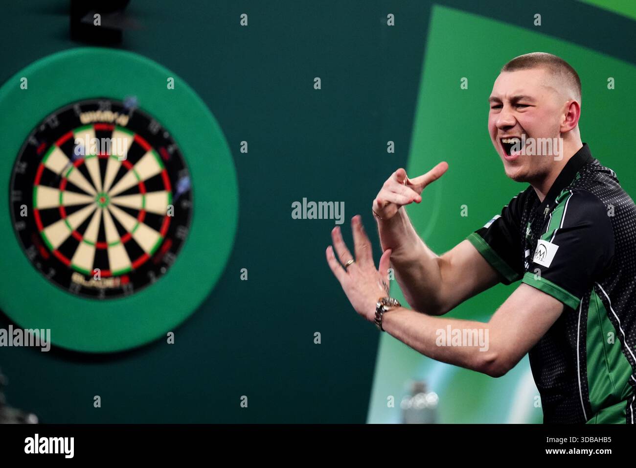 Tavis Dudeney reacts during his match against Brendan Dolan on day five ...
