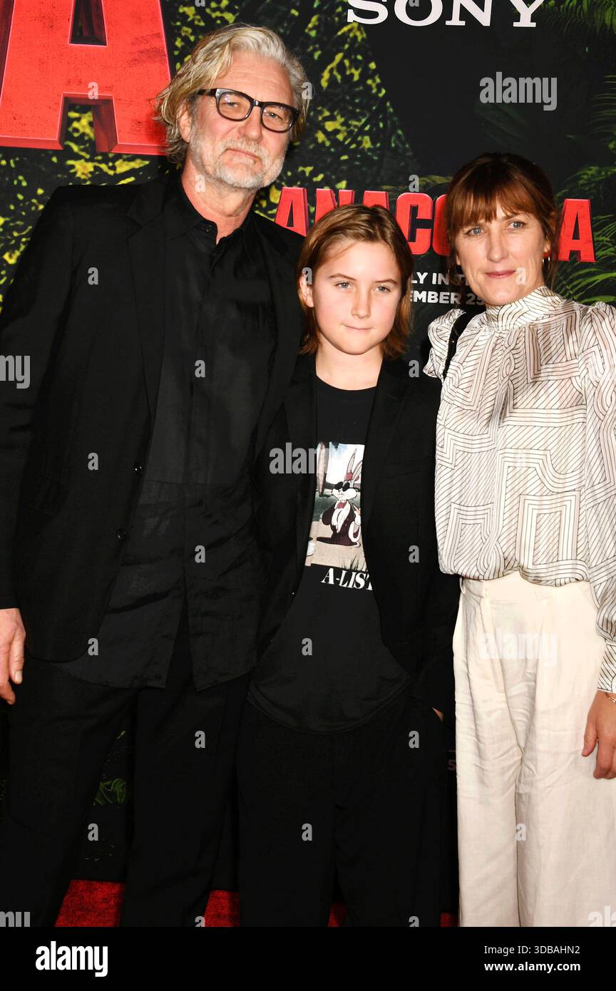 Nigel Bluck mit Familie bei der Weltpremiere des Kinofilms Anaconda im ...