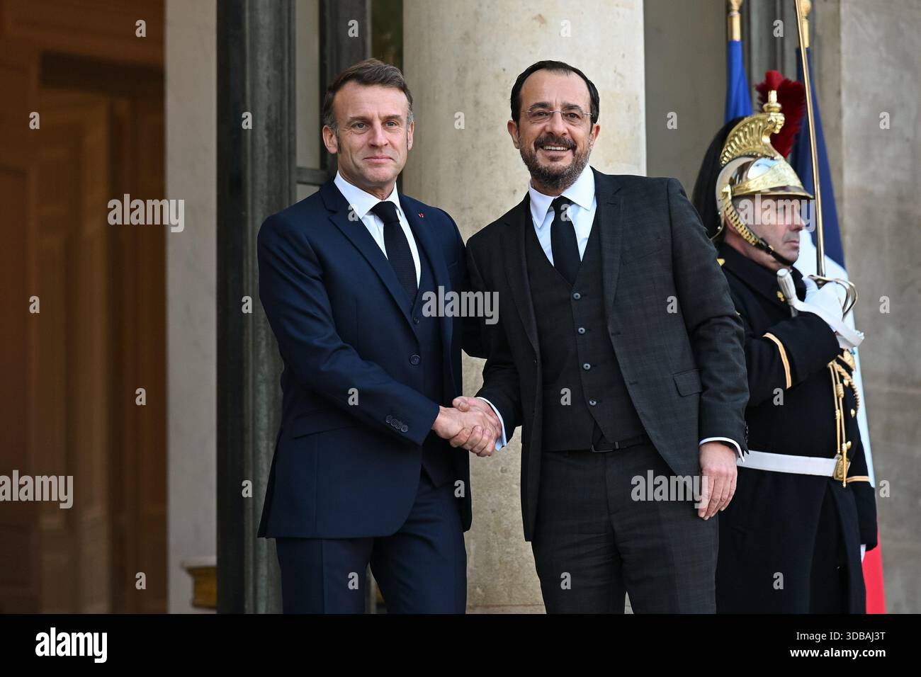 The President of the Republic, Emmanuel Macron, welcomed the President ...