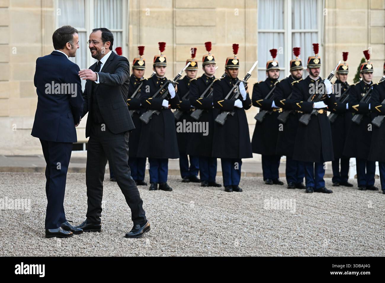 The President of the Republic, Emmanuel Macron, welcomed the President ...