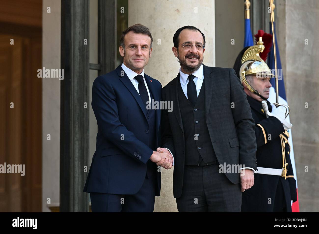 The President of the Republic, Emmanuel Macron, welcomed the President ...
