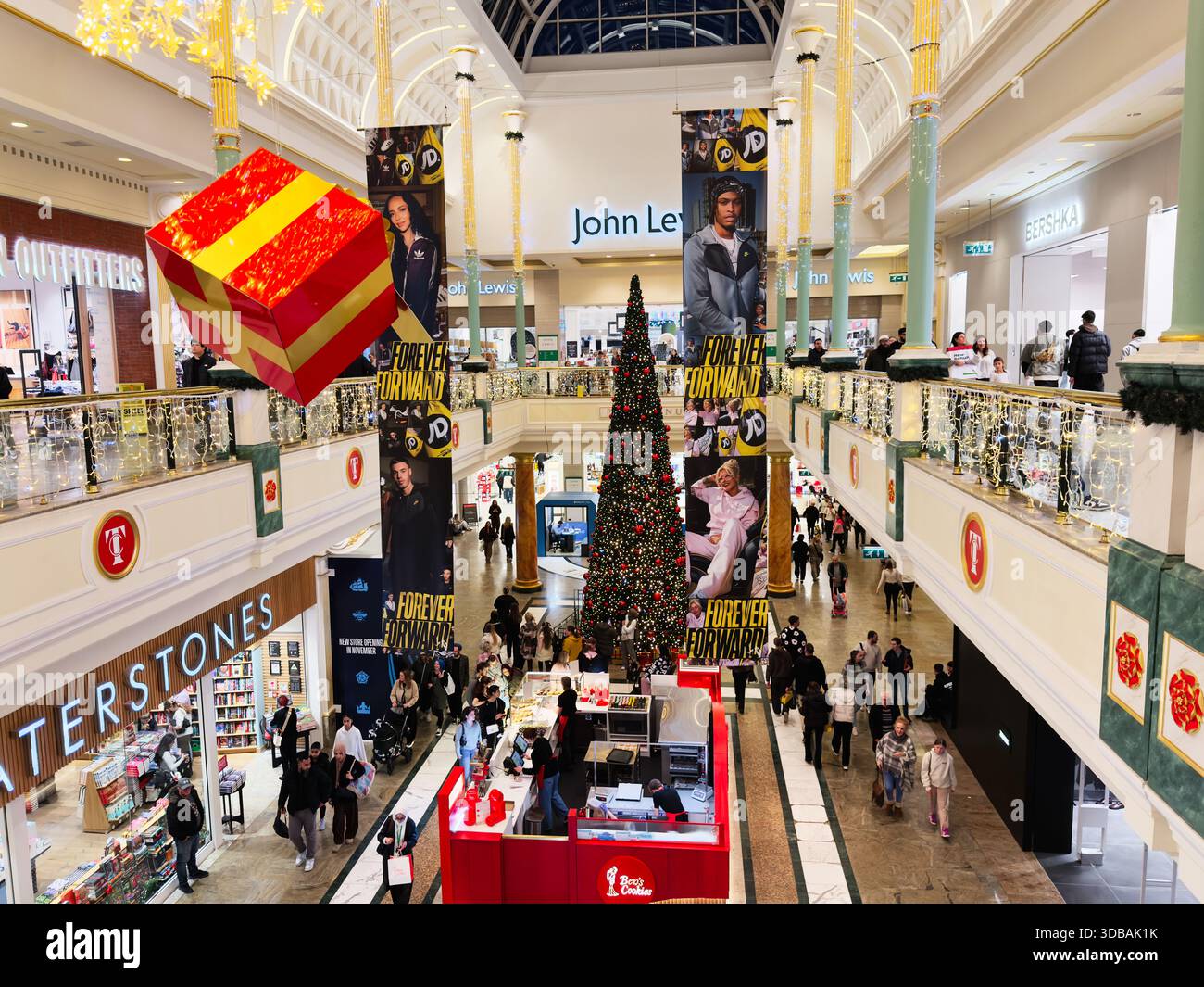 Stretford, UK - November 15, 2025: Crowded Manchester Trafford Centre ...