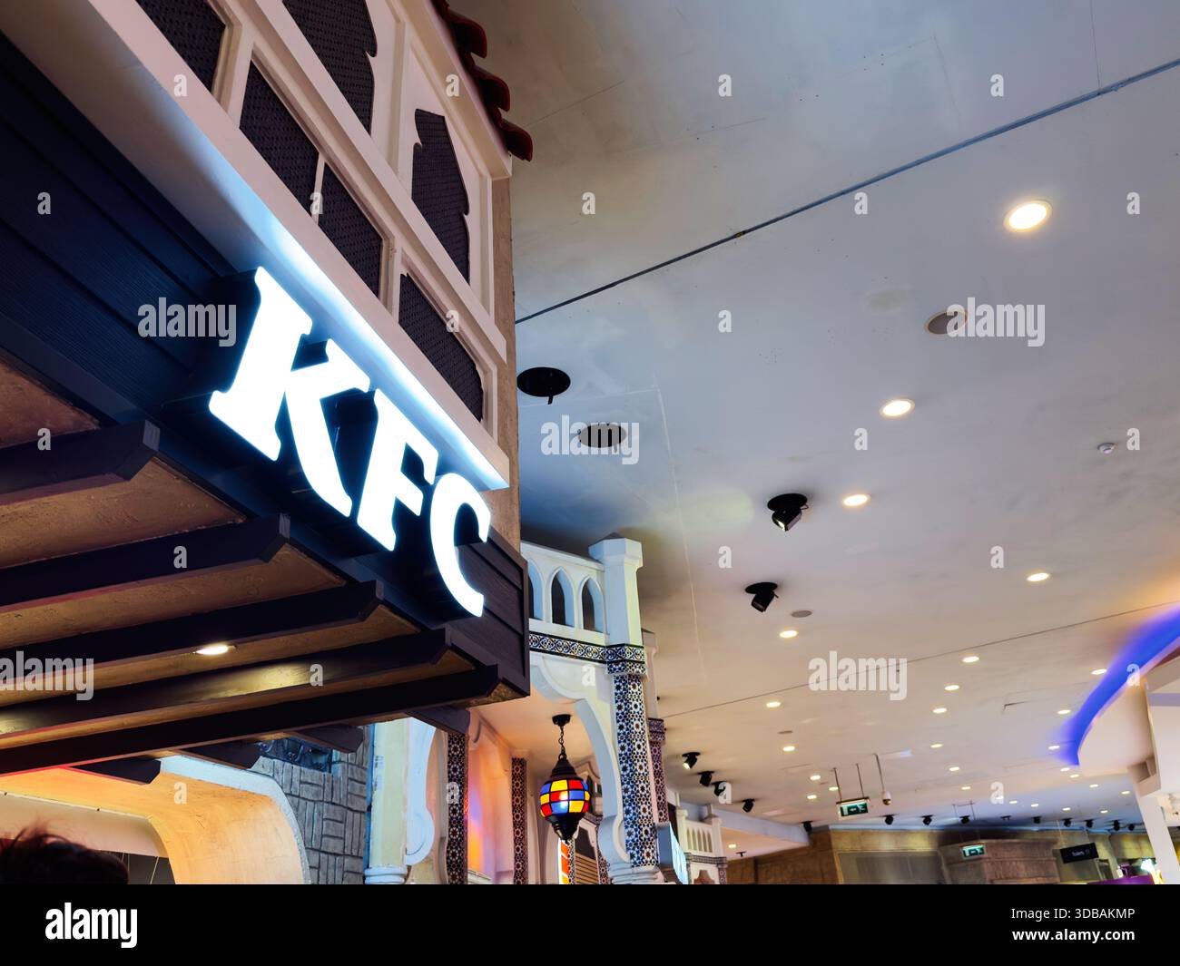 Stretford, UK - November 15, 2025: A busy Manchester shopping mall ...