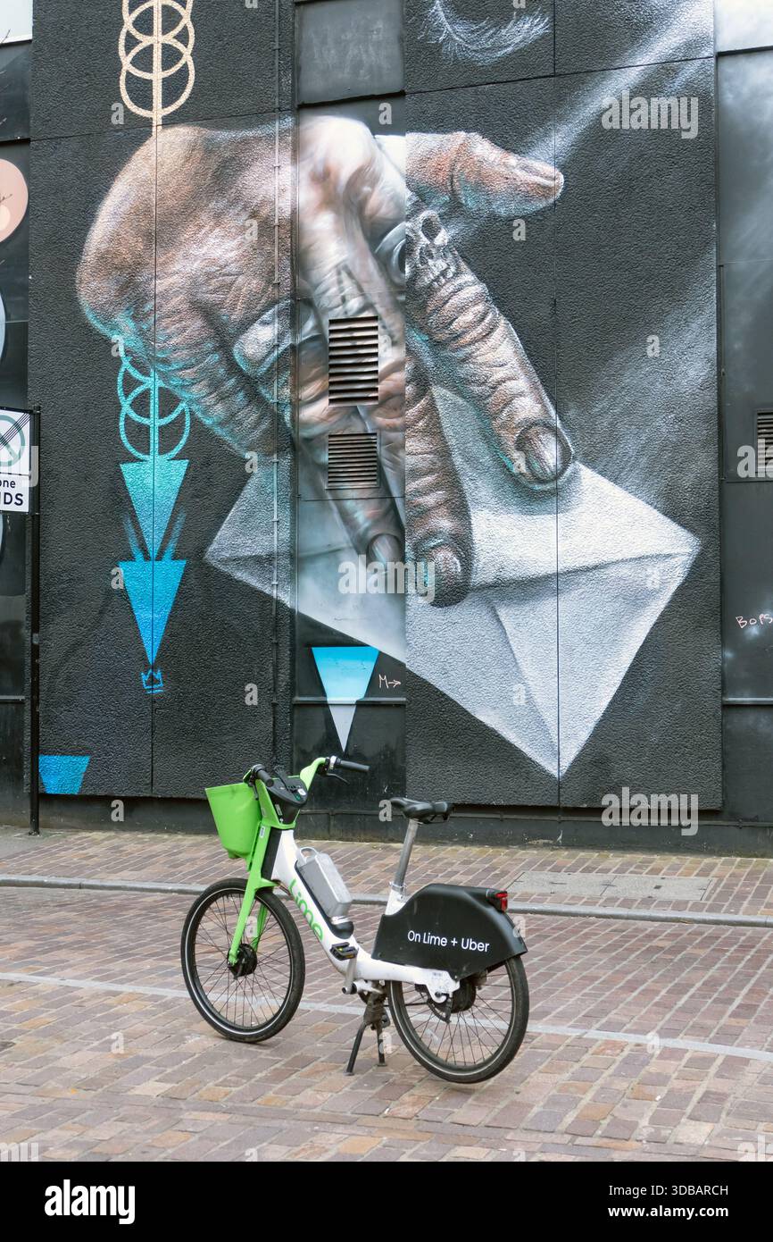 E bikes in city hi-res stock photography and images - Alamy