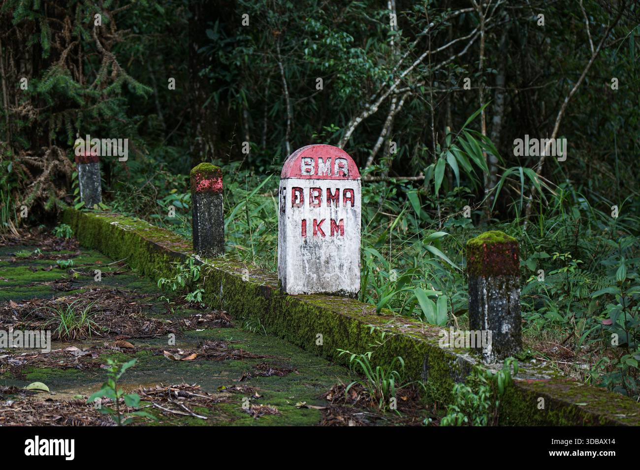 Distance marker on road hi-res stock photography and images - Alamy