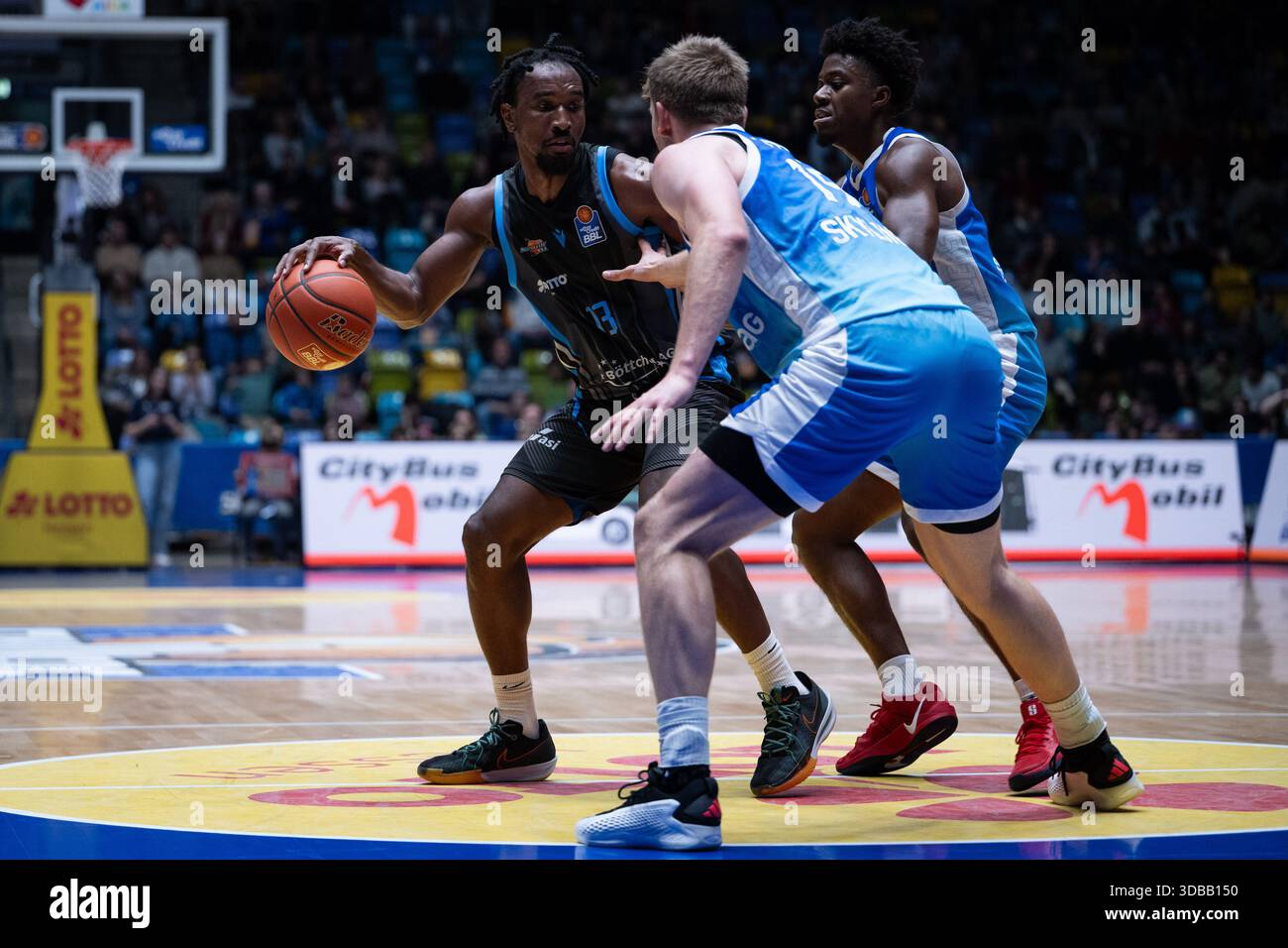 Keith Braxton (Science City Jena, #13) GER, BBL, Frankfurt Skyliners vs ...