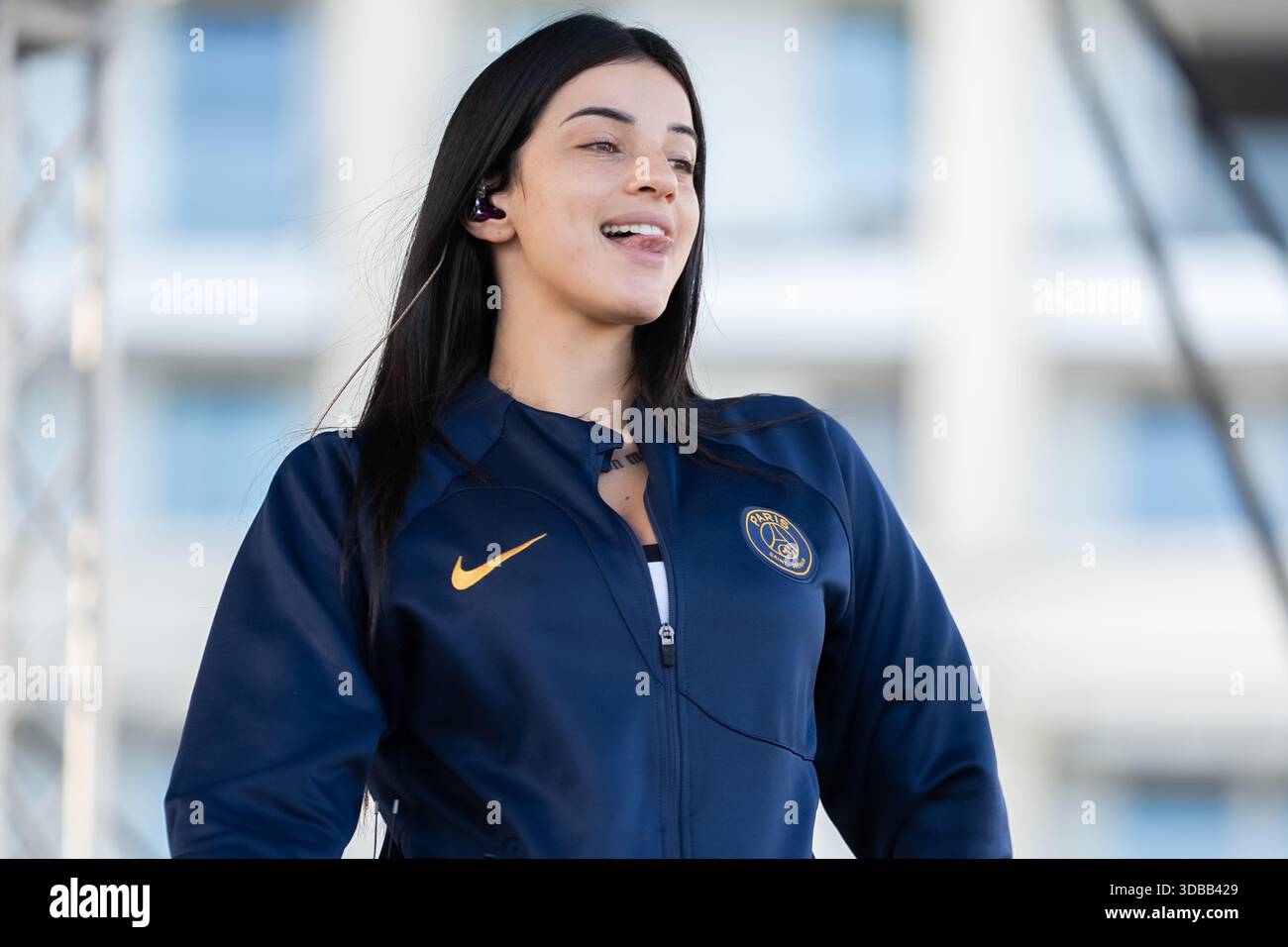 Greta Jasmin El Moktadi aka Grelmos performs live at Piazza della ...