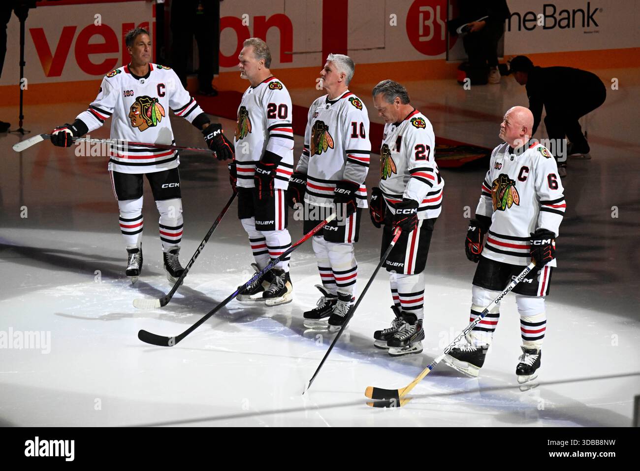 Former Chicago Blackhawks players, from left to right, Chris Chelios ...