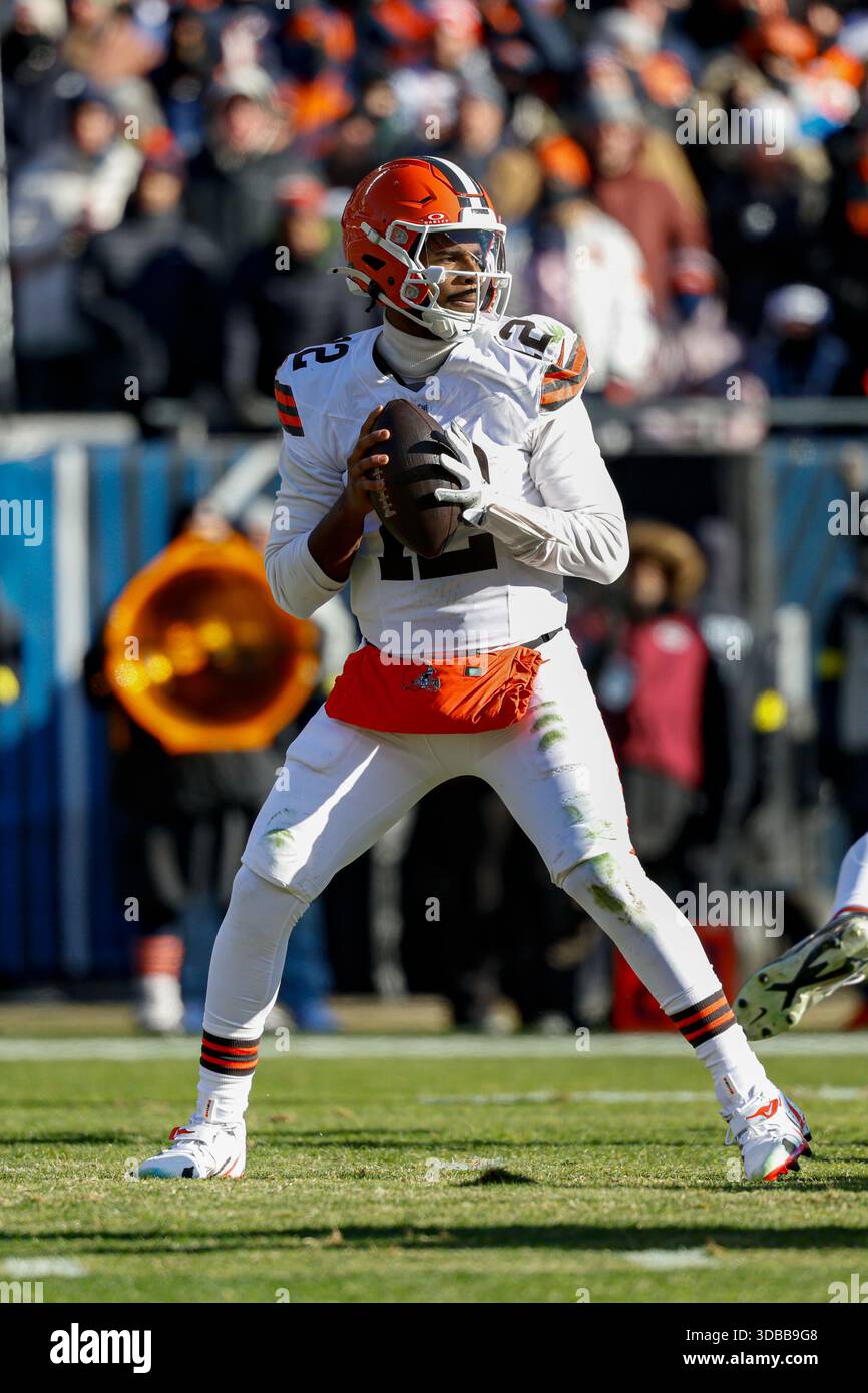 Cleveland Browns quarterback Shedeur Sanders (12) looks to pass the ...