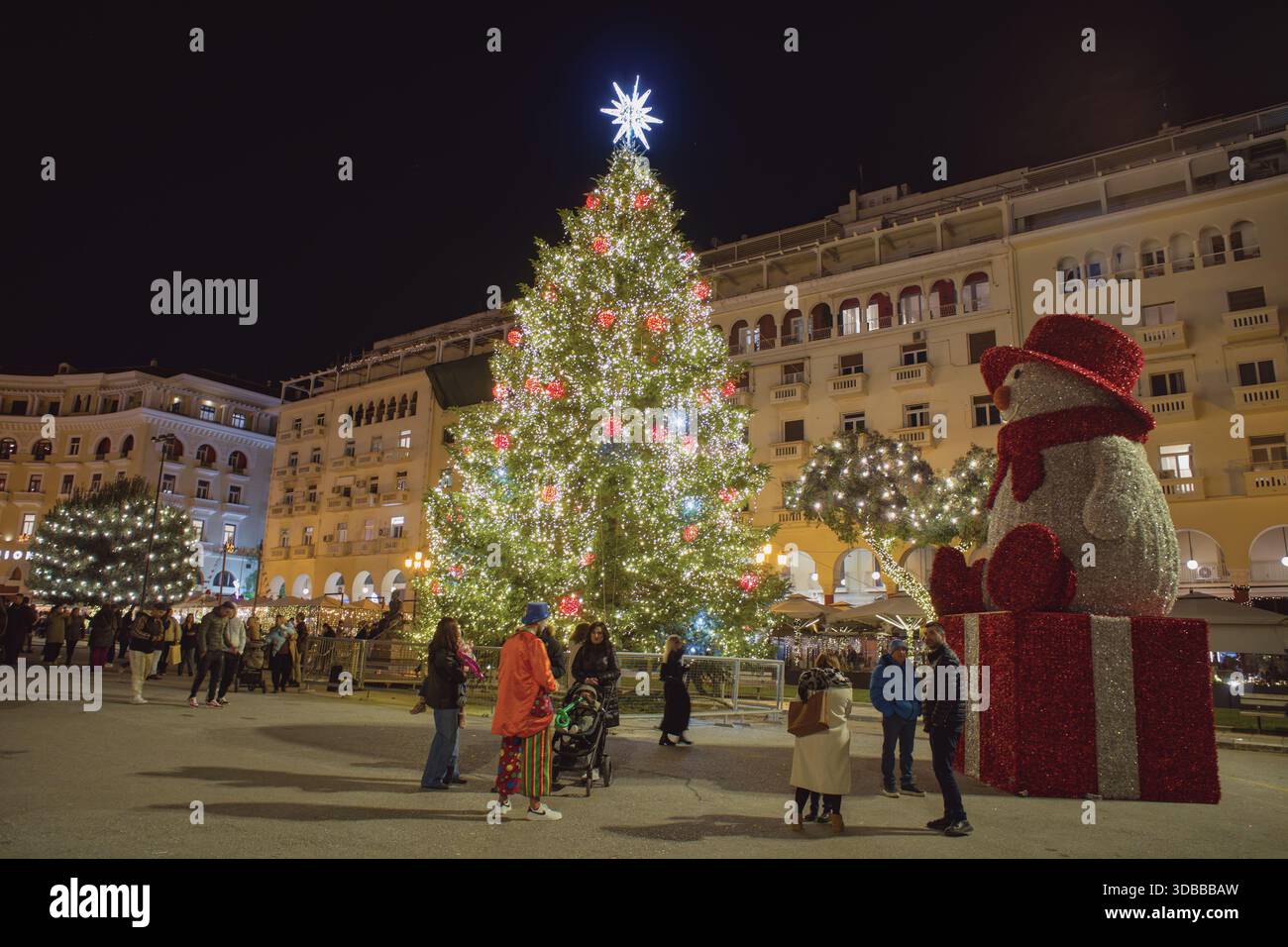 Thessaloniki greece december 2025 holiday hi-res stock photography and ...