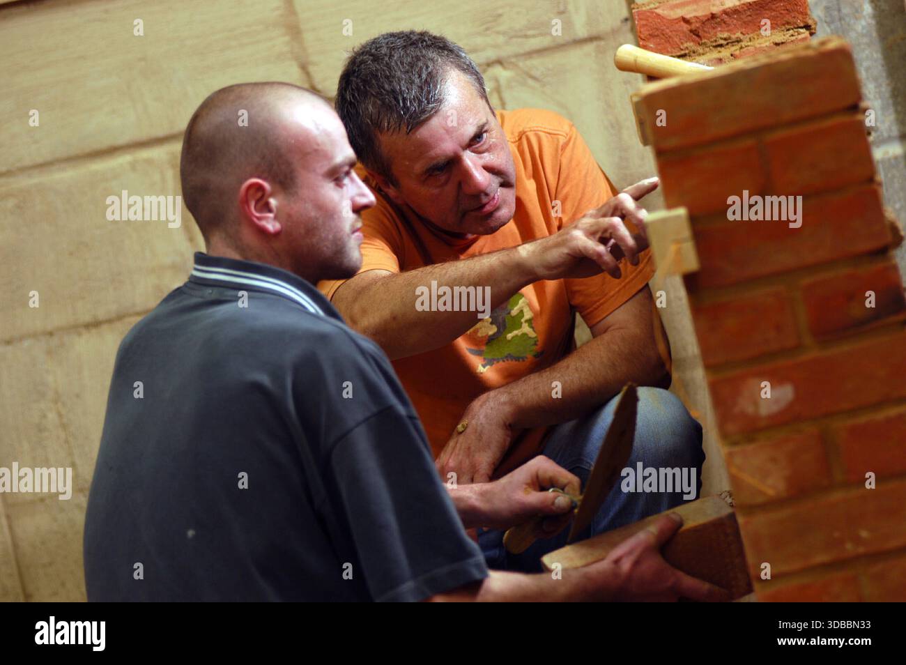 Bricklayers training hi-res stock photography and images - Alamy