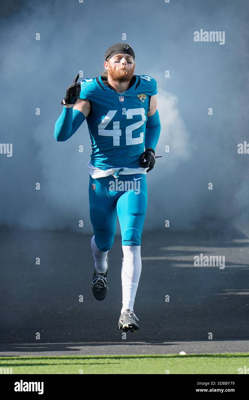 Jacksonville Jaguars safety Andrew Wingard (42) takes the field during ...