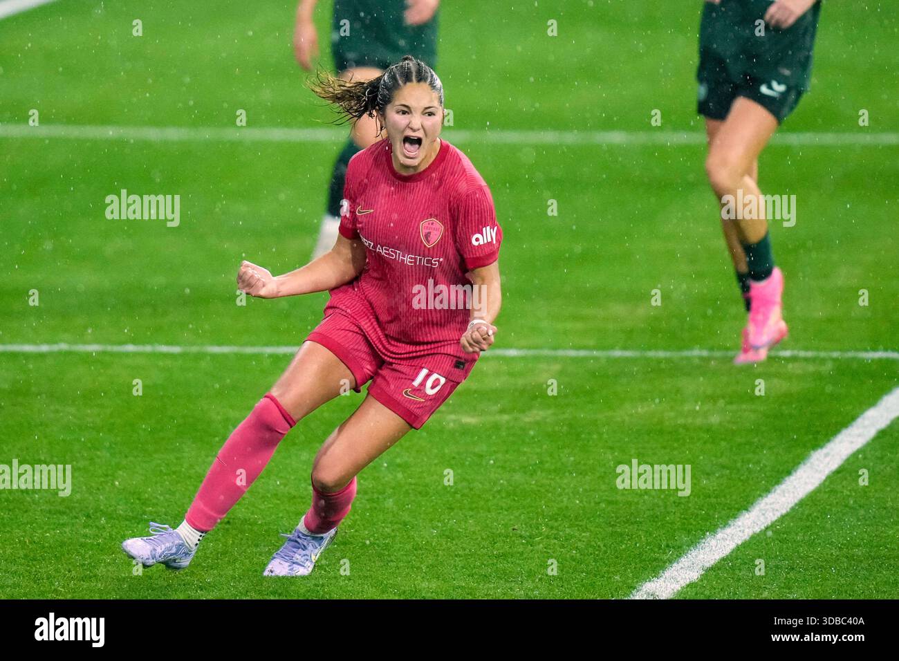 FILE - NC Courage goalkeeper Casey Murphy (16) in action during an NWSL ...