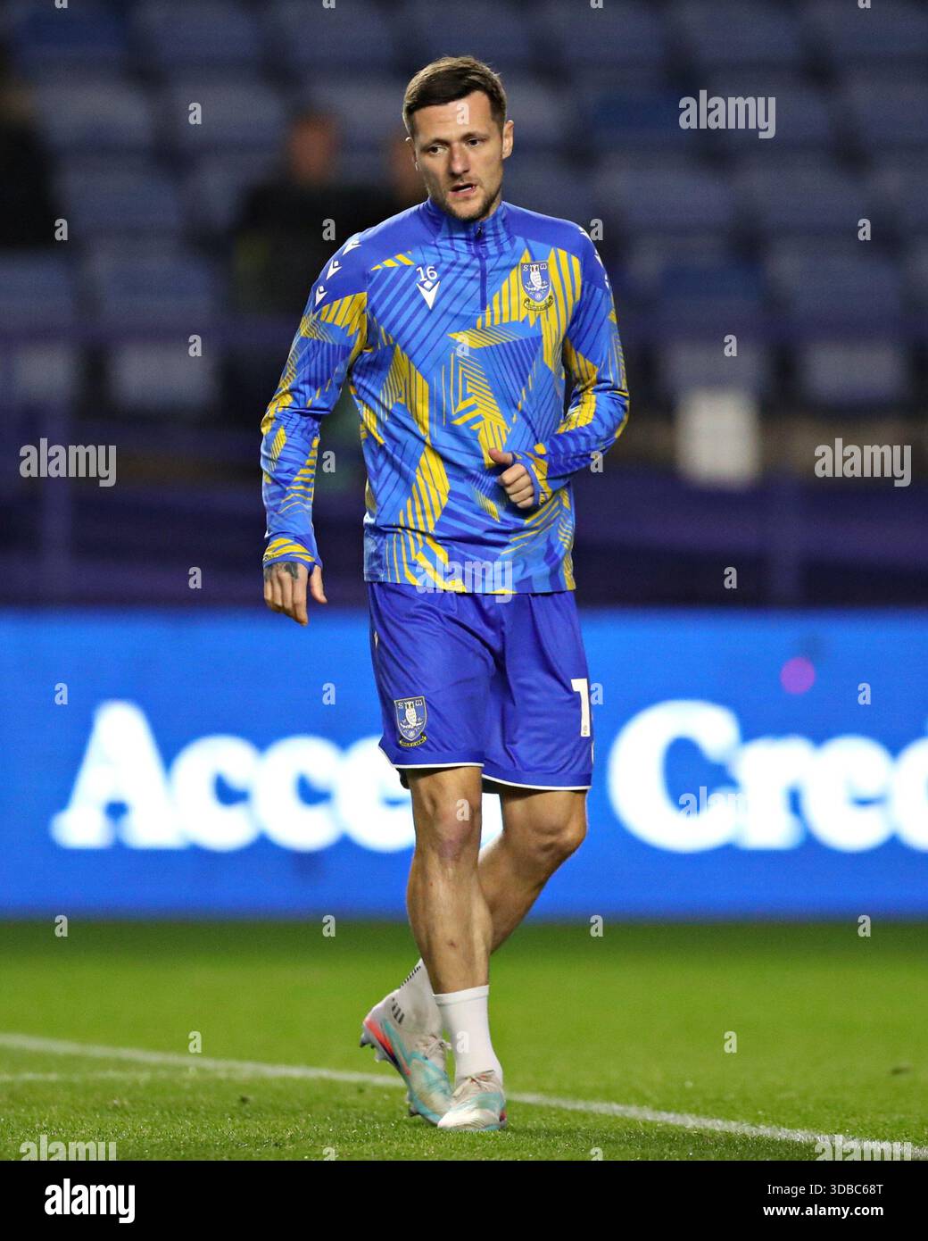 Liam Cooper of Sheffield Wednesday before the Sky Bet Championship ...