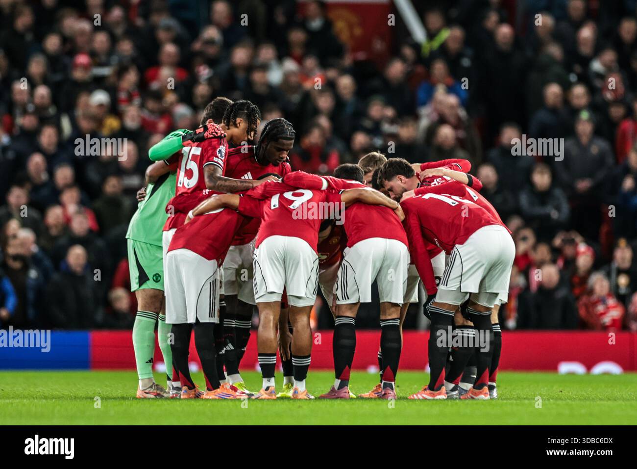 Manchester United have a team huddle before the game during the Premier ...