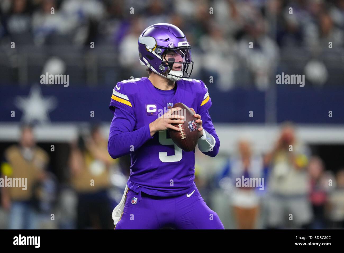 Minnesota Vikings quarterback J.J. McCarthy (9) looks to pass during an ...