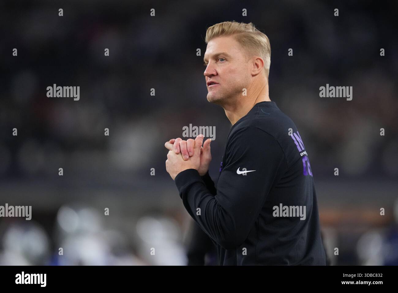 Minnesota Vikings quarterbacks coach Josh McCown looks on during an NFL ...