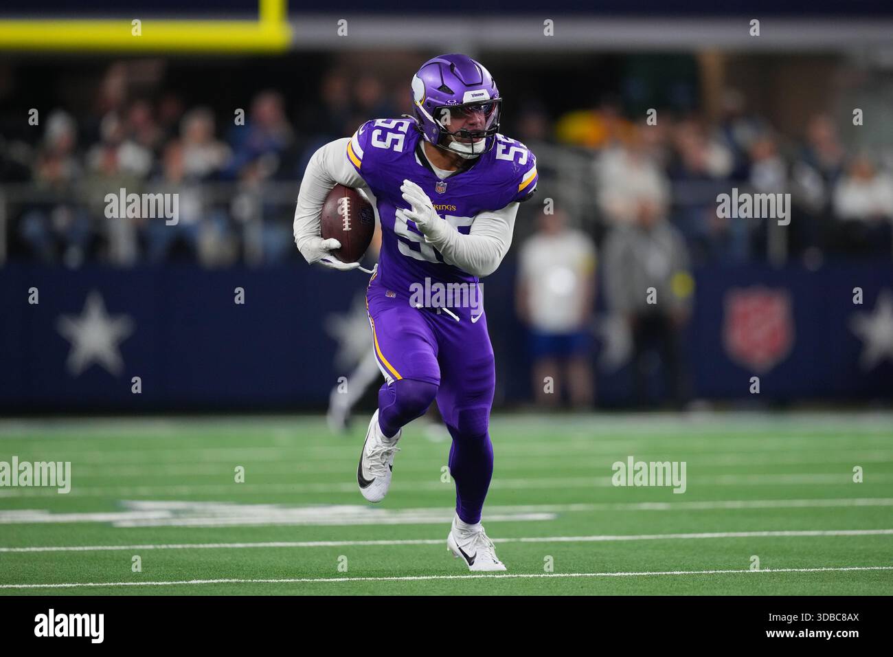Minnesota Vikings linebacker Eric Wilson (55) runs the ball during an ...