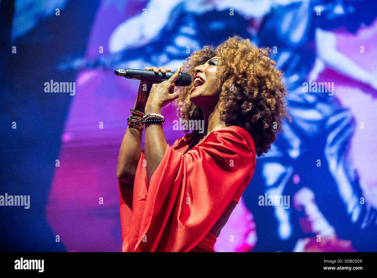 Music Concert - Eurofesta Senhit Zadik Zadik Busto Arsizio E-Work Arena ...