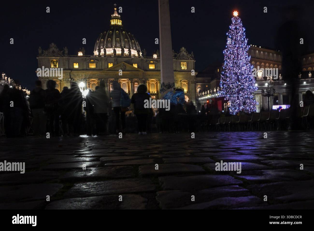 **NO LIBRI** Italy, Rome, Vatican, 2025/12/15. Christmas illuminations ...