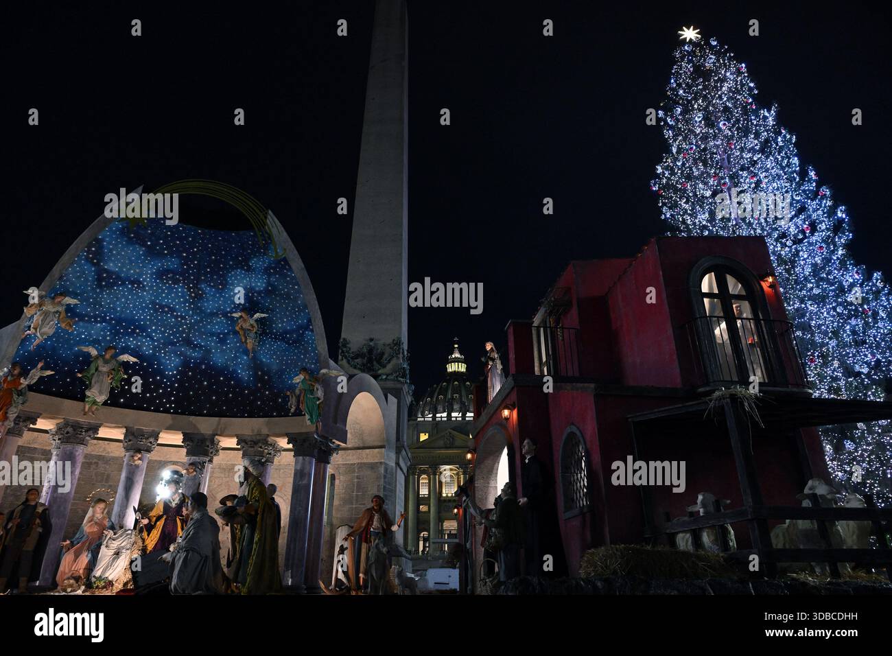 **NO LIBRI** Italy, Rome, Vatican, 2025/12/15. Christmas illuminations ...