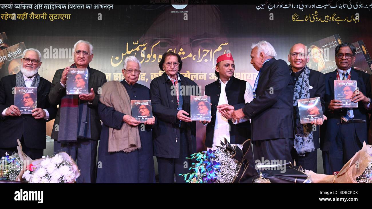 NEW DELHI, INDIA - DECEMBER 15: Urdu poet Waseem Barelvi, Samajwadi ...