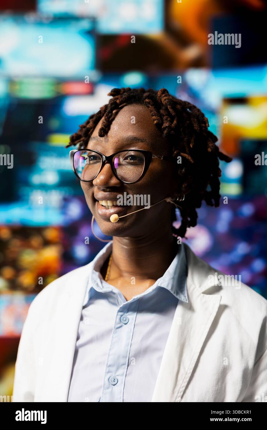 Woman smiling talking on mic hi-res stock photography and images - Alamy