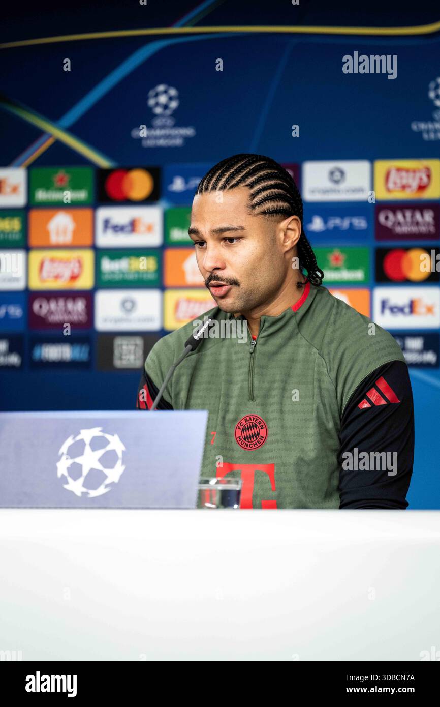 Fussball UEFA Champions League Pressekonferenz FC Bayern Muenchen am 08 ...