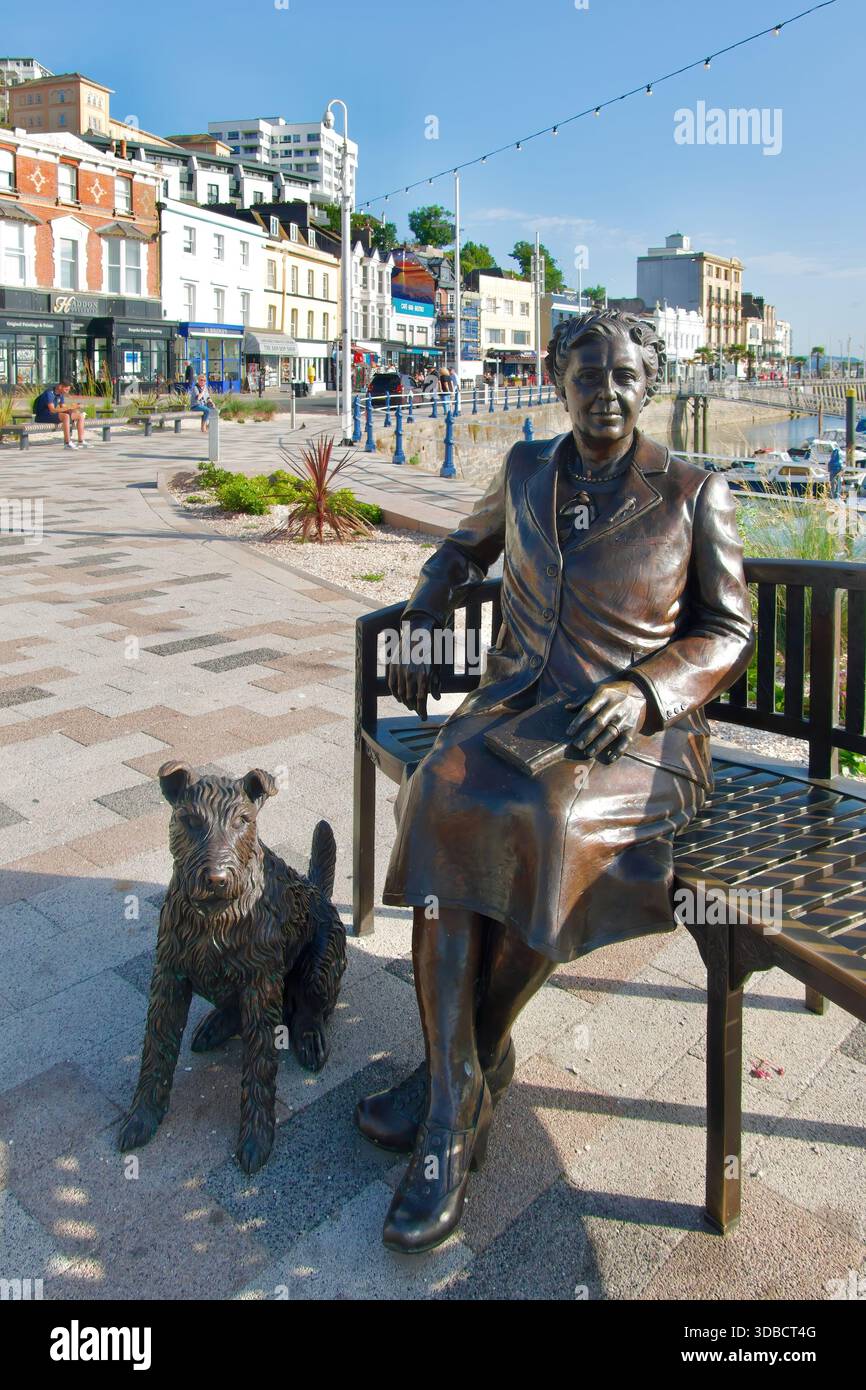 Sculptor elisabeth hadley hi-res stock photography and images - Alamy