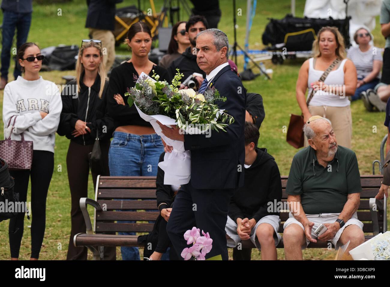 Israeli Ambassador to Australia Amir Maimon, prepares to lay flowers at ...