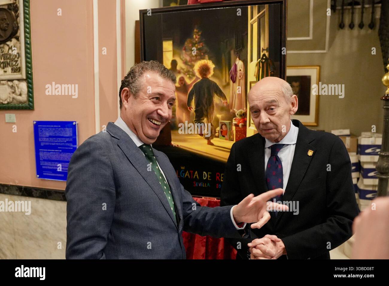 The presidents of the Diputación de Sevilla, Javier Fernández (i), and ...