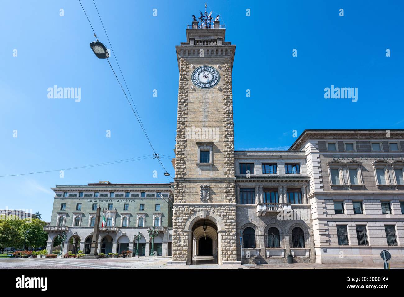 Torre dei Caduti in Piazza Vittorio Veneto, Bergamo, a First World War ...