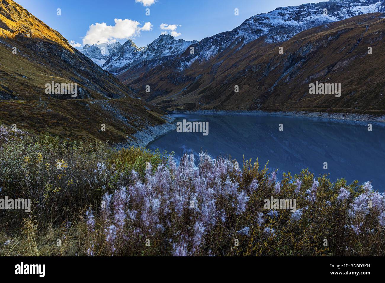 Lac cornier hi-res stock photography and images - Alamy