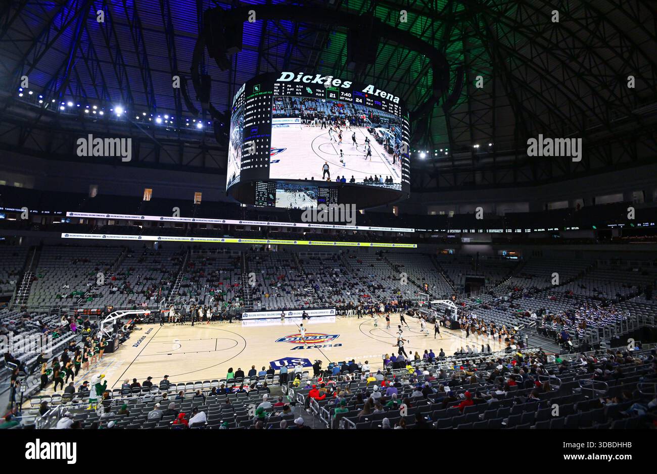 December 7, 2025: Fans attend a USLBM Coast to Coast Challenge college ...