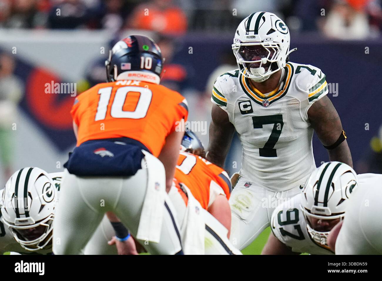 Green Bay Packers linebacker Quay Walker (7) eyes Denver Broncos ...