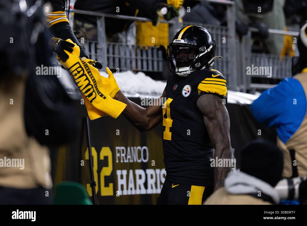 Pittsburgh Steelers wide receiver DK Metcalf (4) celebrates after ...