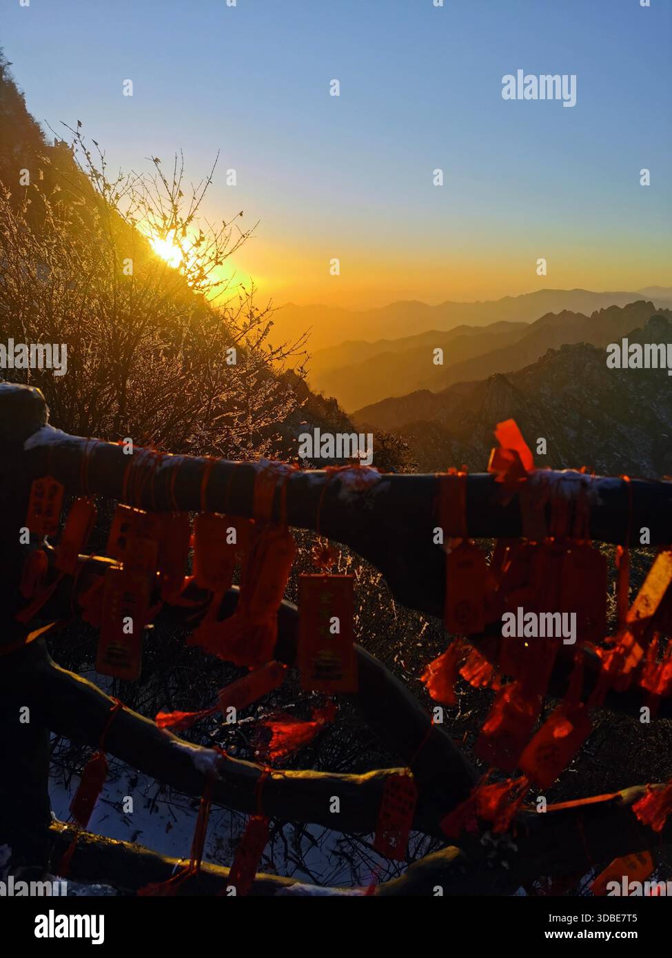Aerial photo shows the snow scenery of the Laojunshan scenic spot in ...