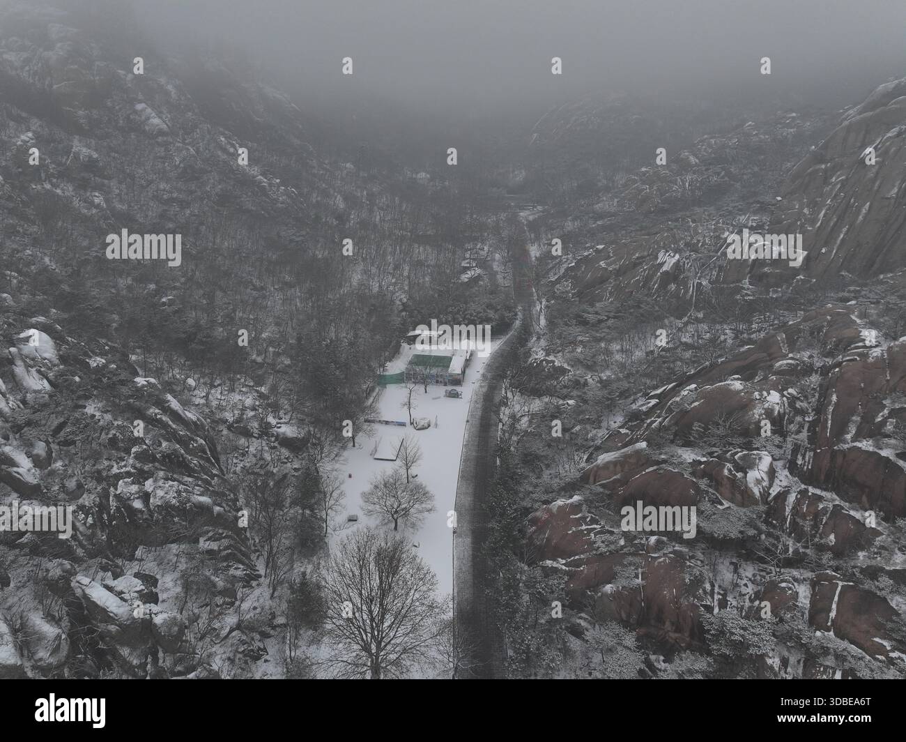 Snow scenery at the Wulian Mountain in Rizhao City, east China's ...