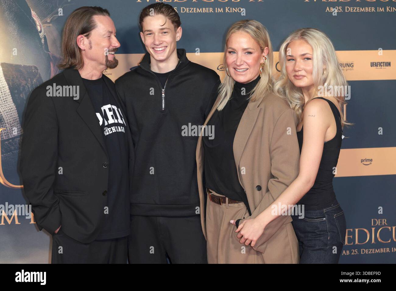 Dirk Budach, Luiz-Fritz, Janine Kunze und Lili-Mari Budach bei der ...
