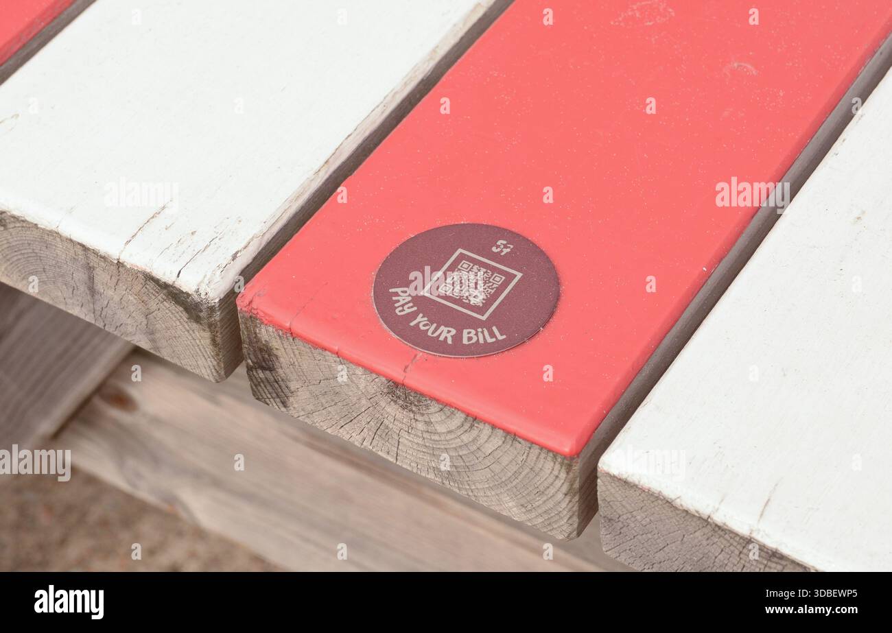 Embedded into table at a cafe hi-res stock photography and images - Alamy