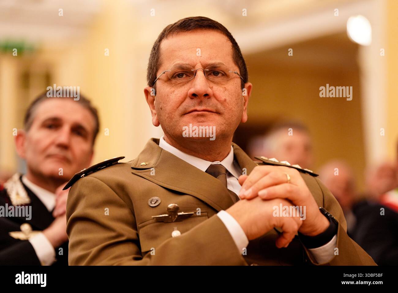 Gen. C.A. Antonello Vespaziani durante la Cerimonia consegna ...