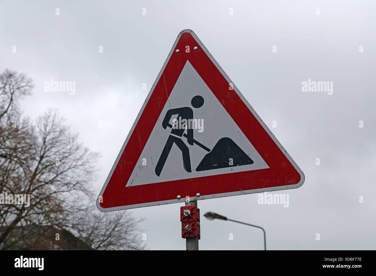 PRODUCTION - 09 December 2025, Mecklenburg-Western Pomerania, Rostock ...