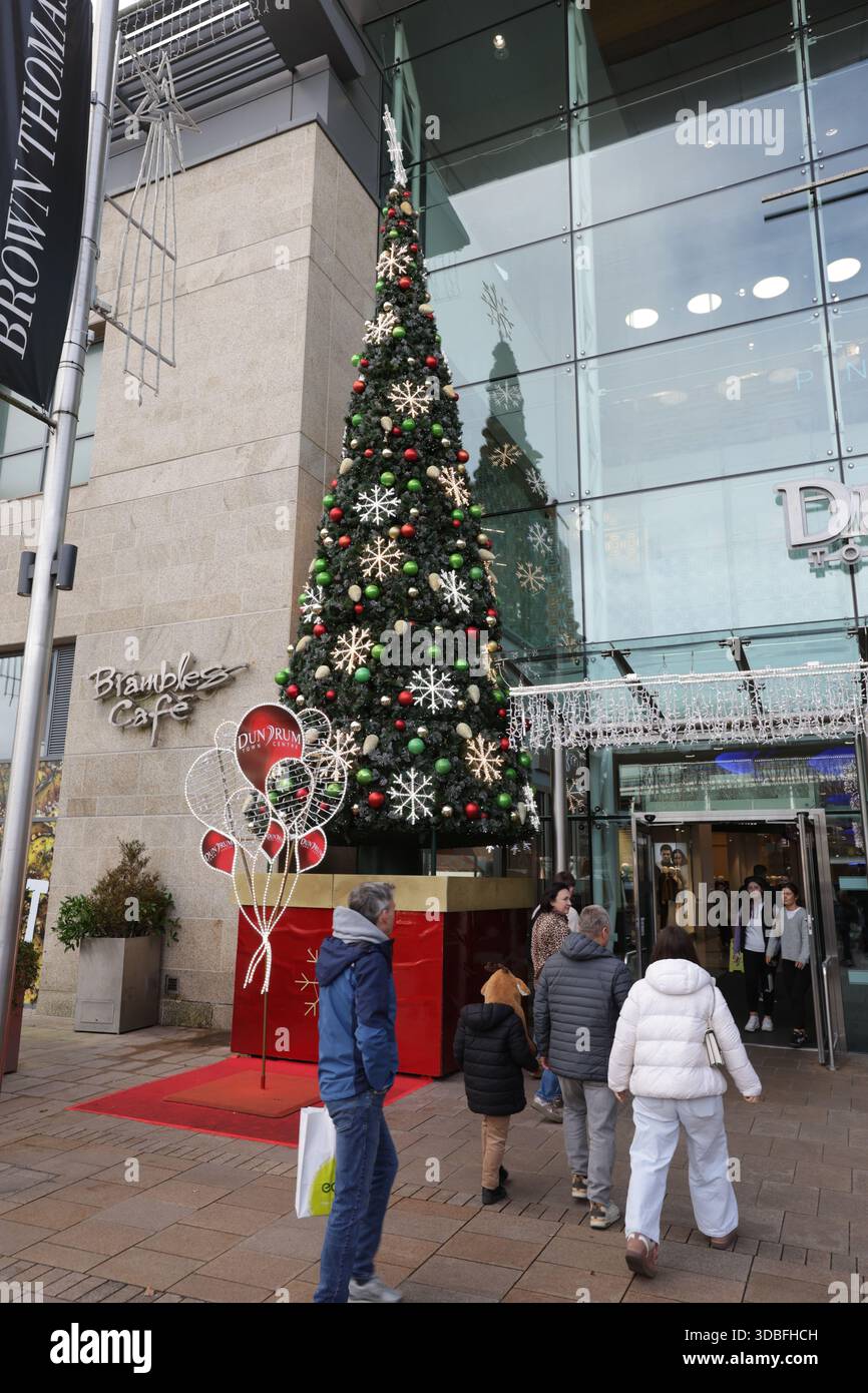 Dundrum shopping centre exterior hi-res stock photography and images ...