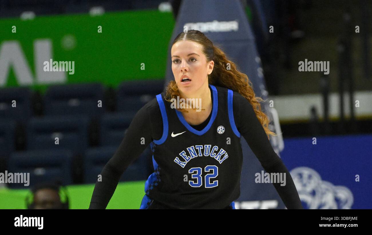 Kentucky forward Amelia Hassett (32) plays Belmont in an NCAA ...