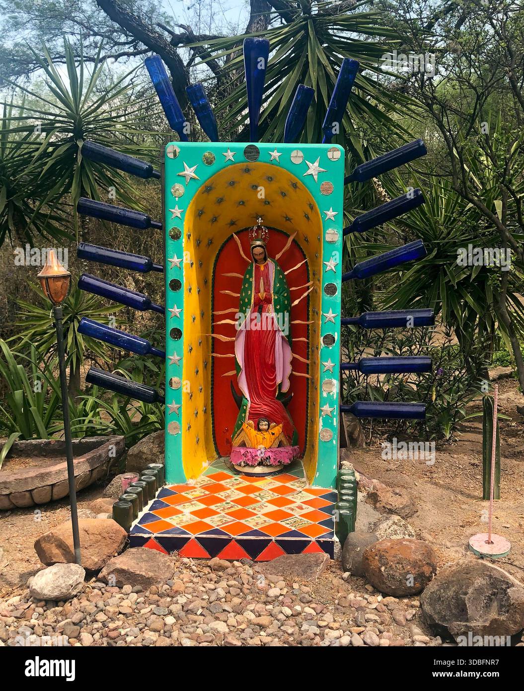 The Chapel of Jimmy Ray Gallery near San Miguel de Allende showcases ...