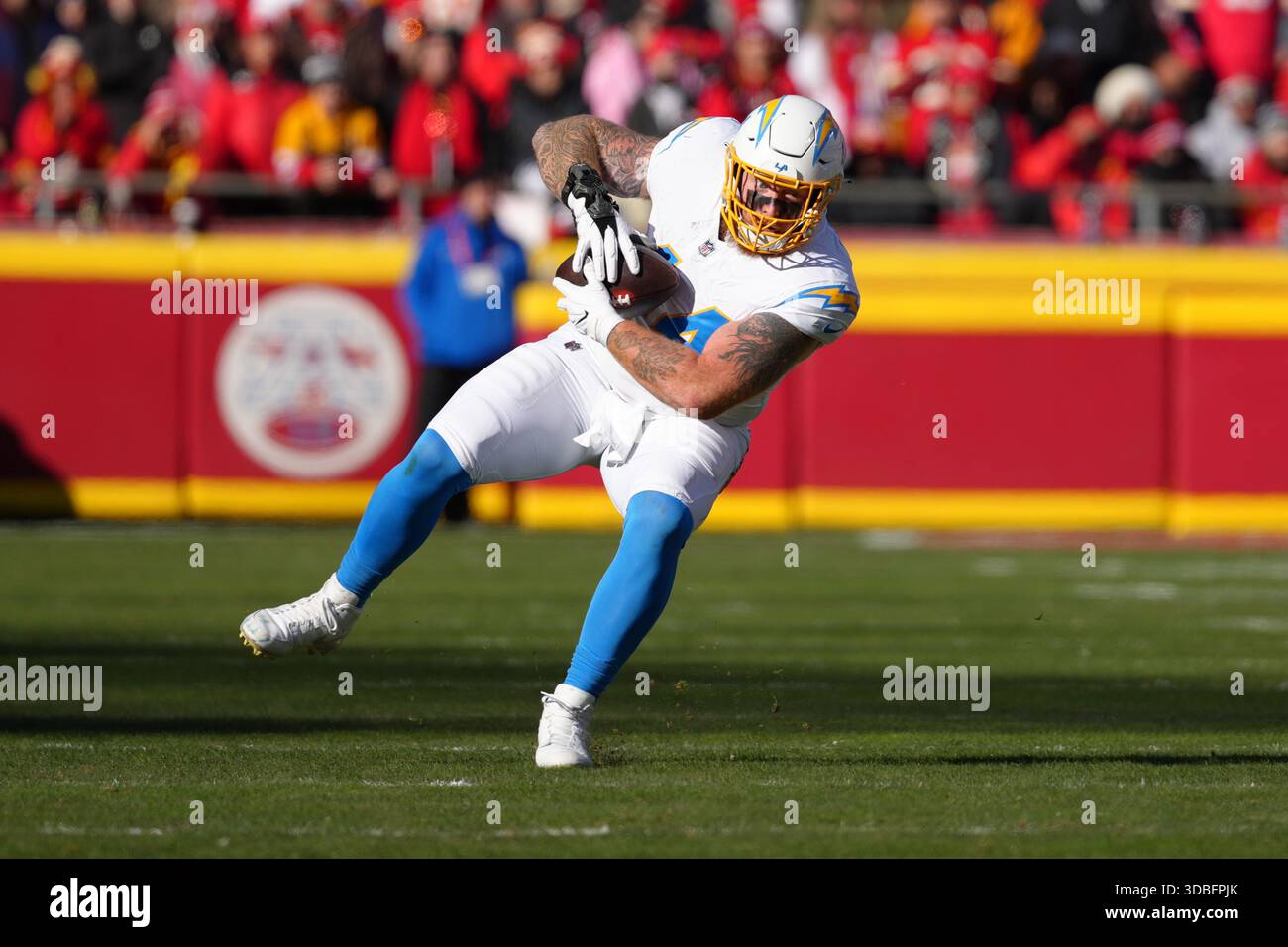 Los Angeles Chargers Scott Matlock catches a pass against the Kansas ...