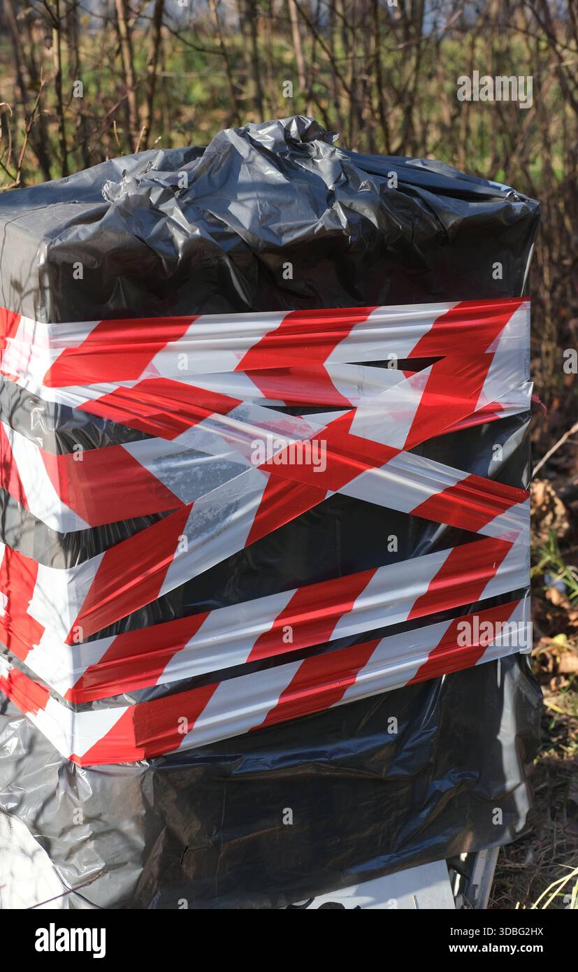 Red ground marking temporary hi-res stock photography and images - Alamy