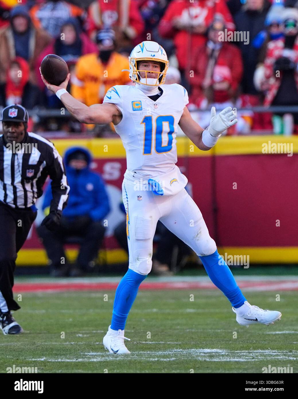 Los Angeles Chargers quarterback Justin Herbert passes during the ...