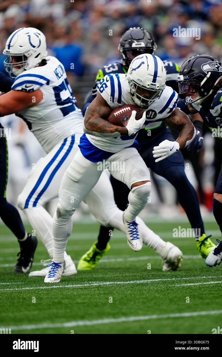 Indianapolis Colts running back Ameer Abdullah (26) runs with the ball ...